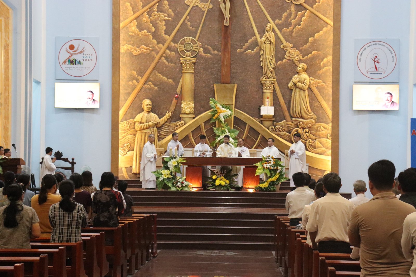 Cộng thể Thần học Philip Rinaldi dâng lễ tạ ơn nhân dịp phong thánh cho ...